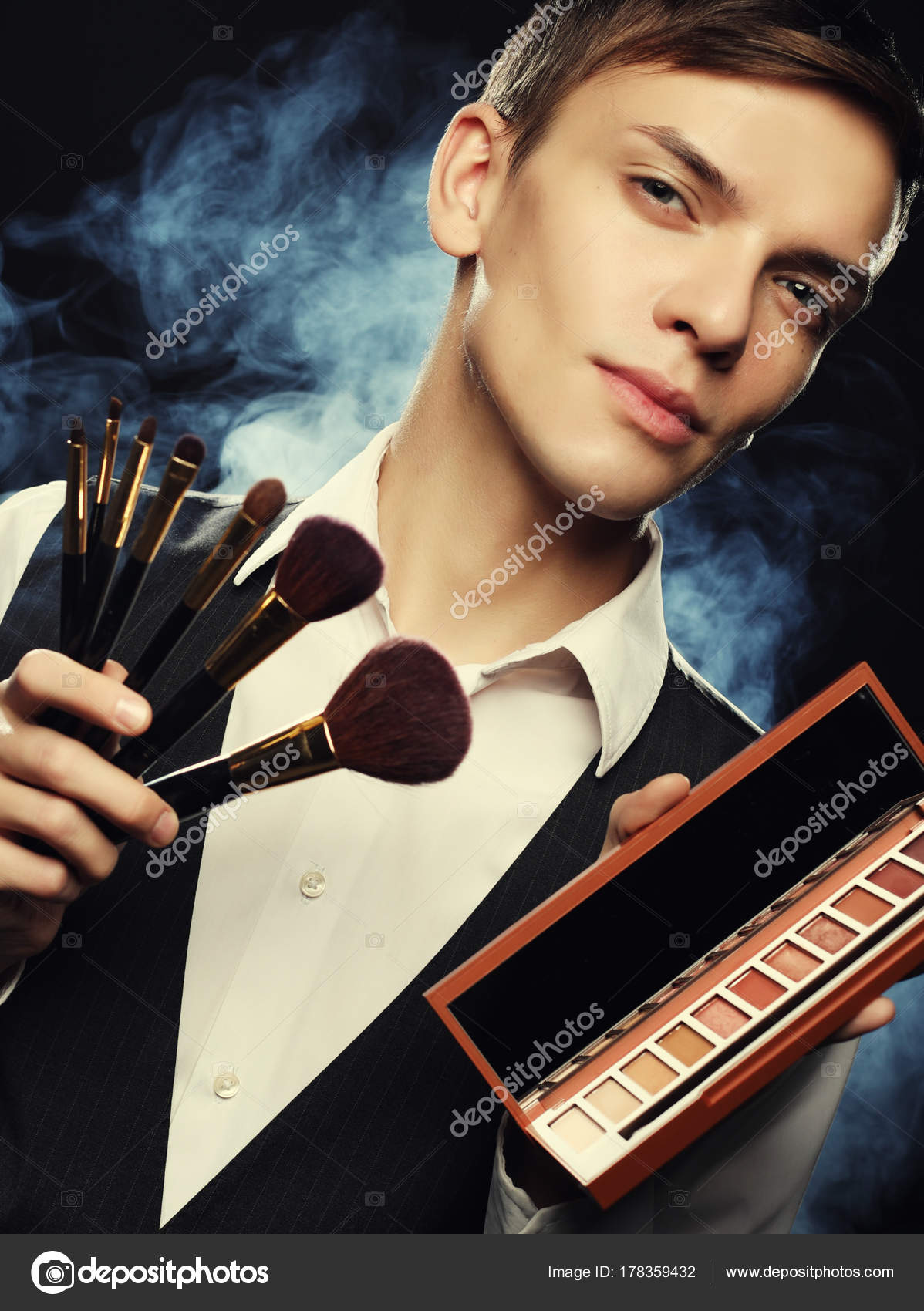 Makeup Artist Profile Picture | Saubhaya Makeup