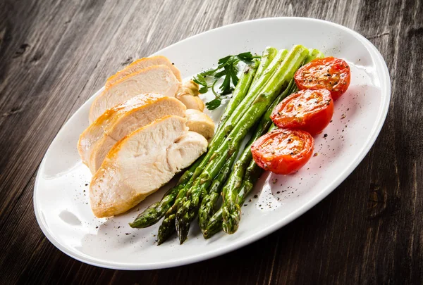 Roast Chicken Fillets Vegetables Stock Photo by ©gbh007 184982280