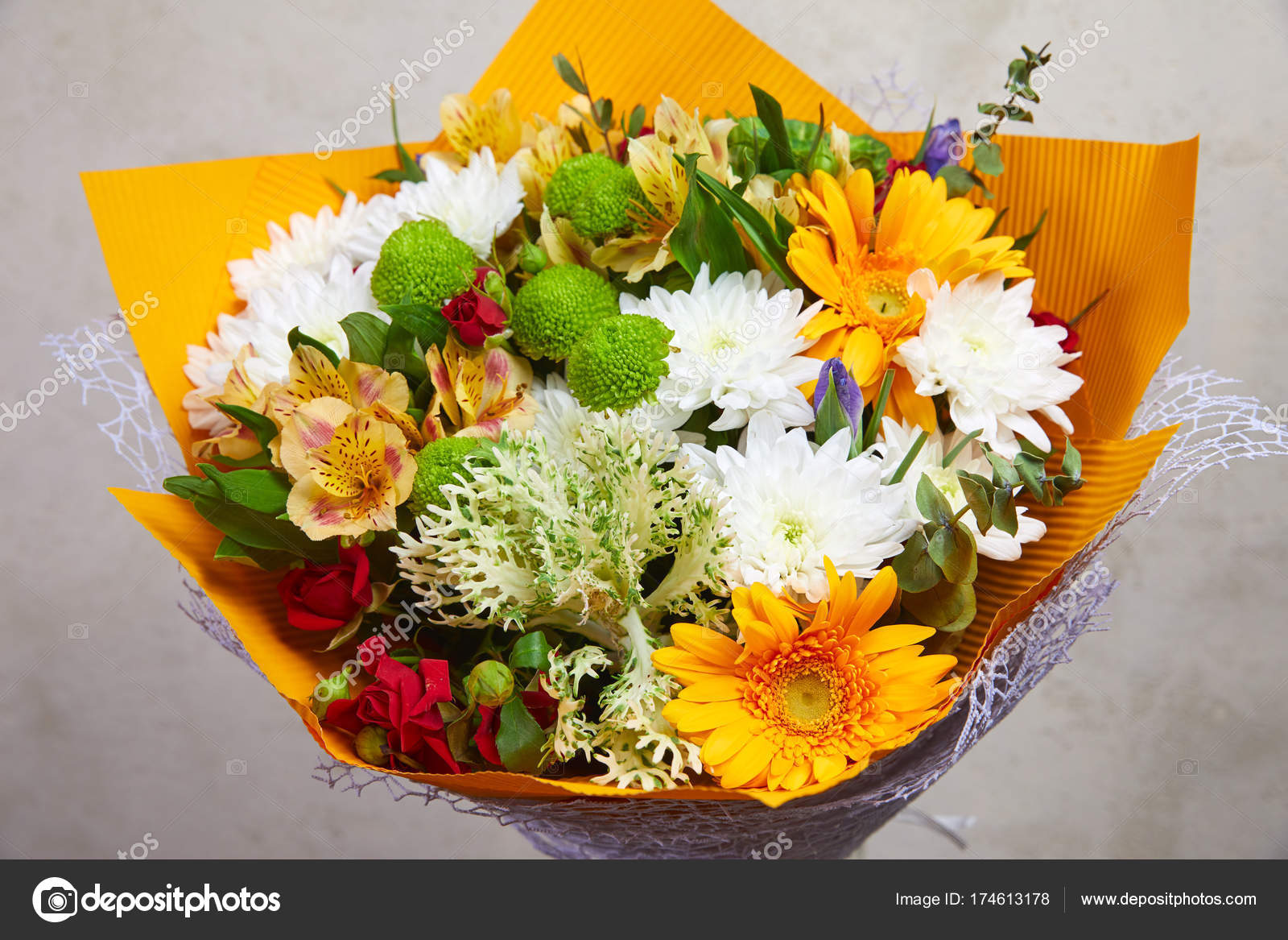 Nice Bright Flower Bouquet Close Stock Photo by ©strelok 174613178
