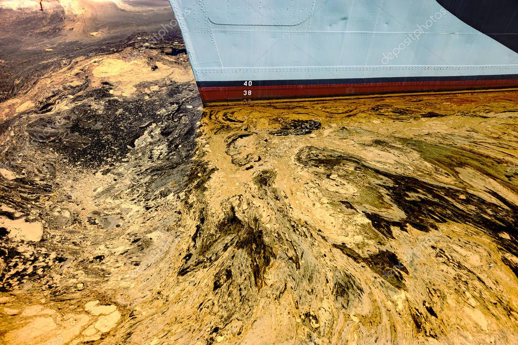 Derrame de petr leo en el agua 2024