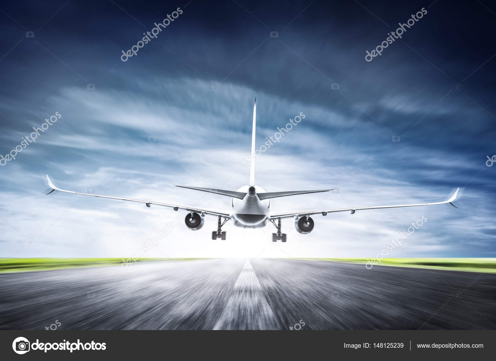 Passenger airplane taking off — Stock Photo © Photocreo #148125239