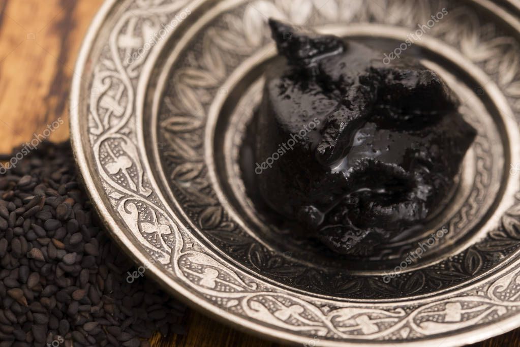 Pasta de sésamo negro con semillas 2022