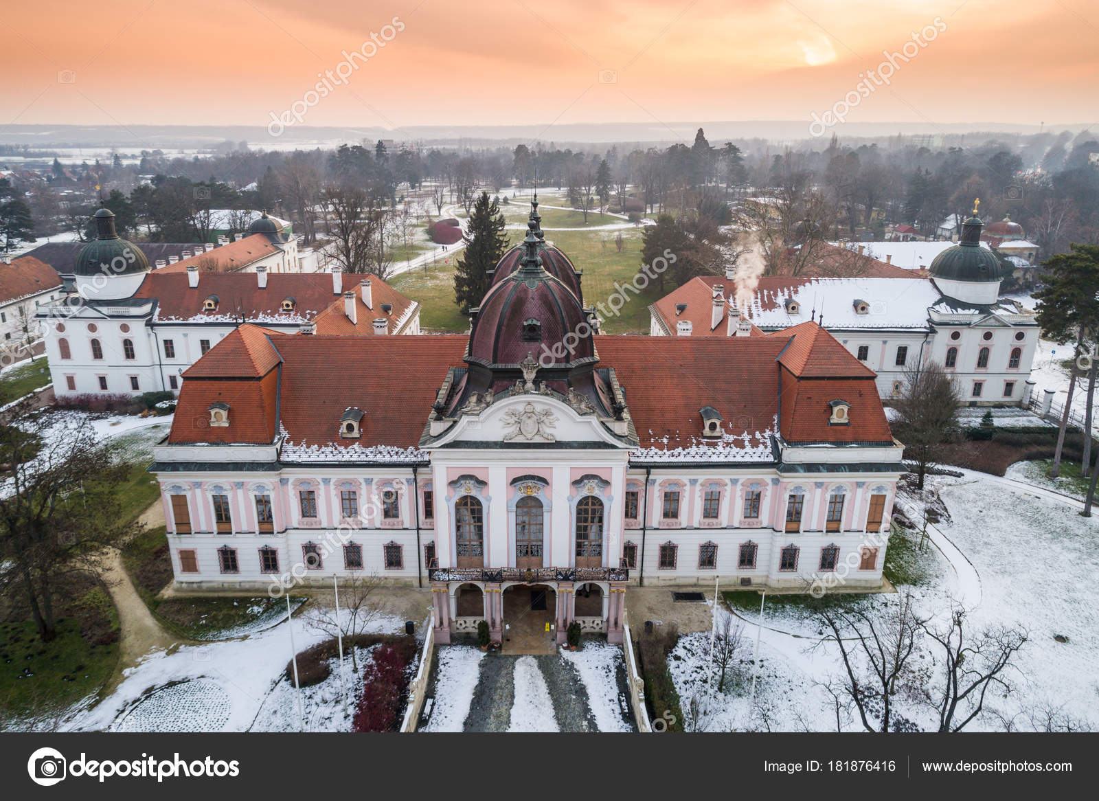 Royal castle in Godollo, Hungary — Stock Photo © csakisti #181876416