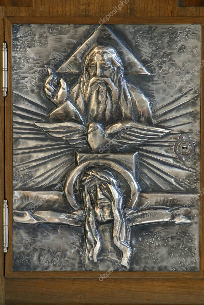 Santísima Trinidad, tabernáculo sobre el altar del Beato Aloysius ...