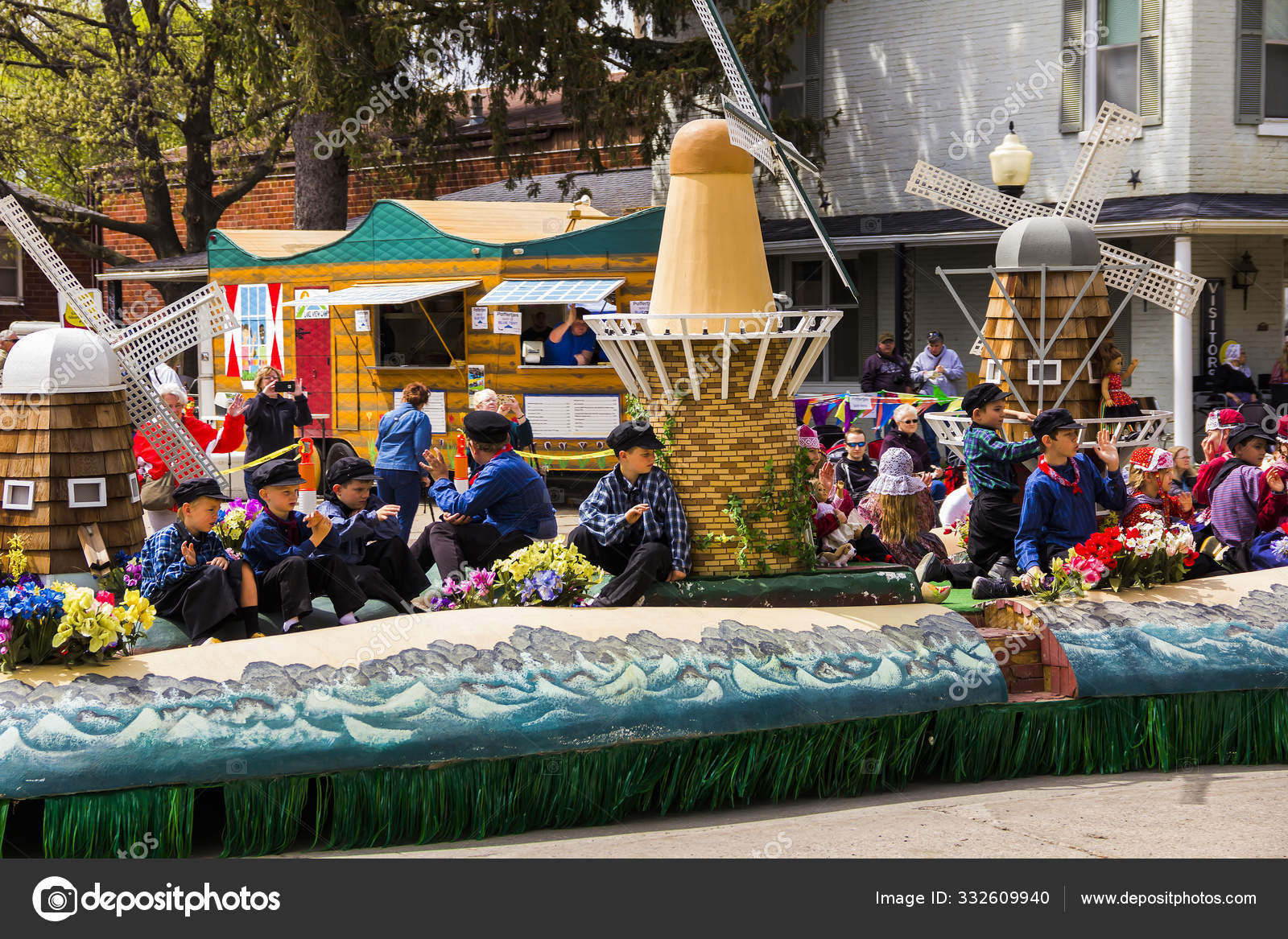 May 2019 Pella Iowa Usa Tulip Time Festival Parade Pella's — Stock ...