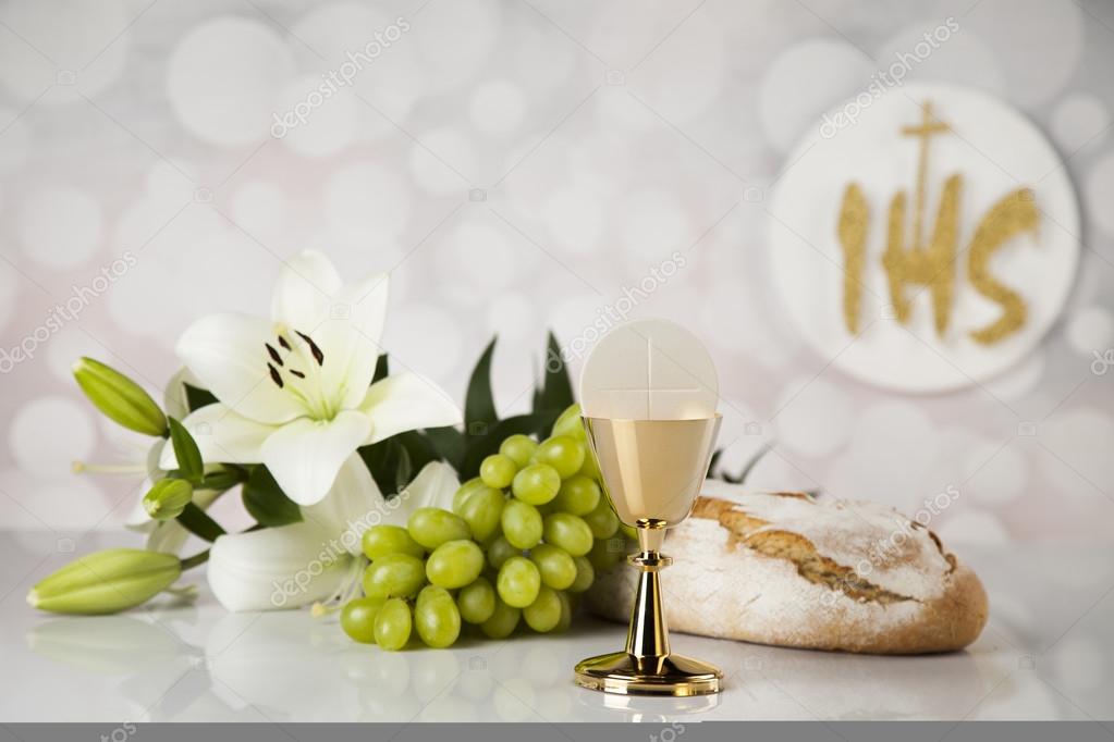 Eucharist symbol of bread and wine, chalice and host Stock Photo by ...