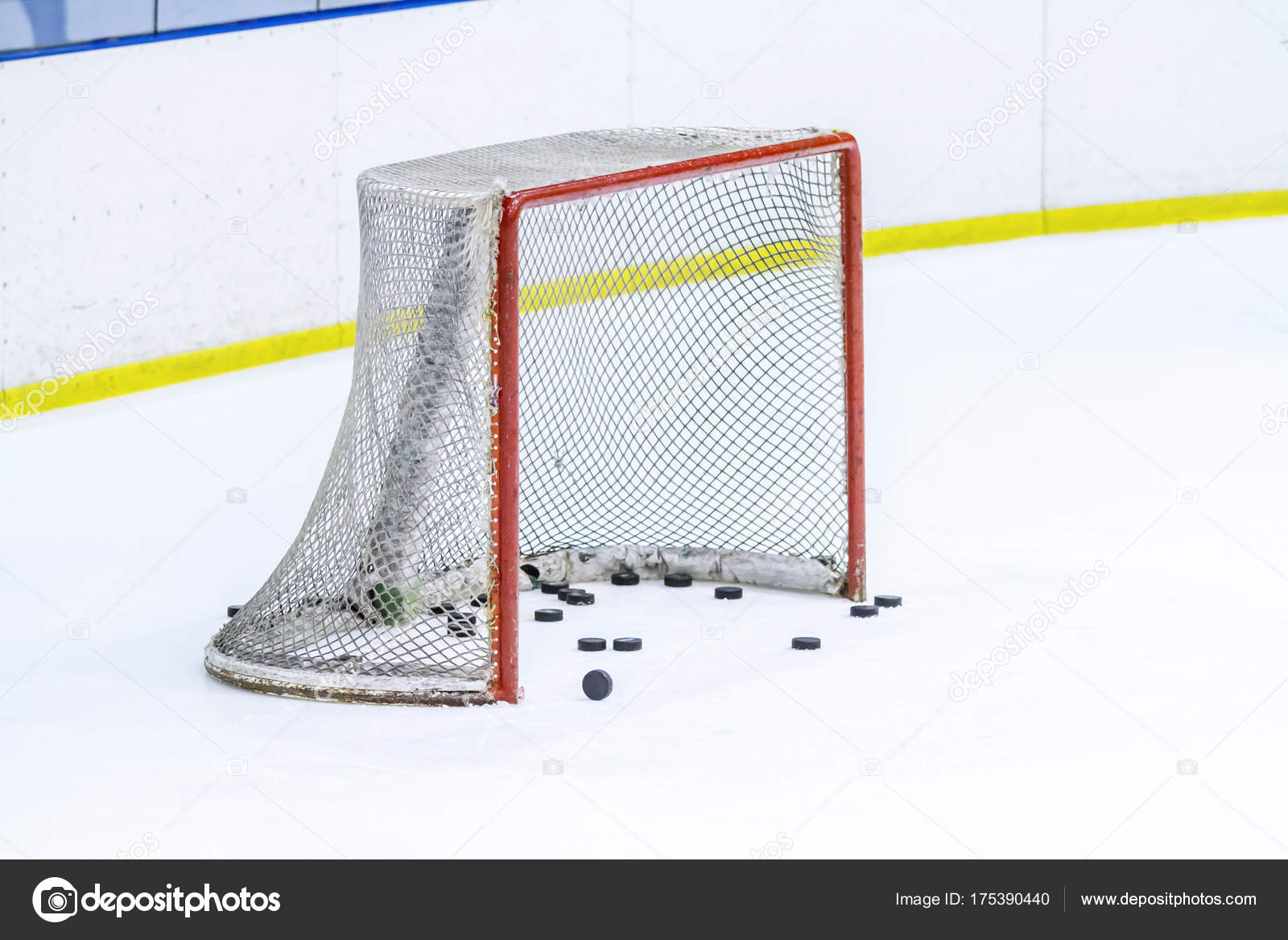 Empty Ice Hockey Net — Stock Photo © lsantilli #175390440 Empty Ice Hockey Net — Stock Photo © lsantilli #175390440