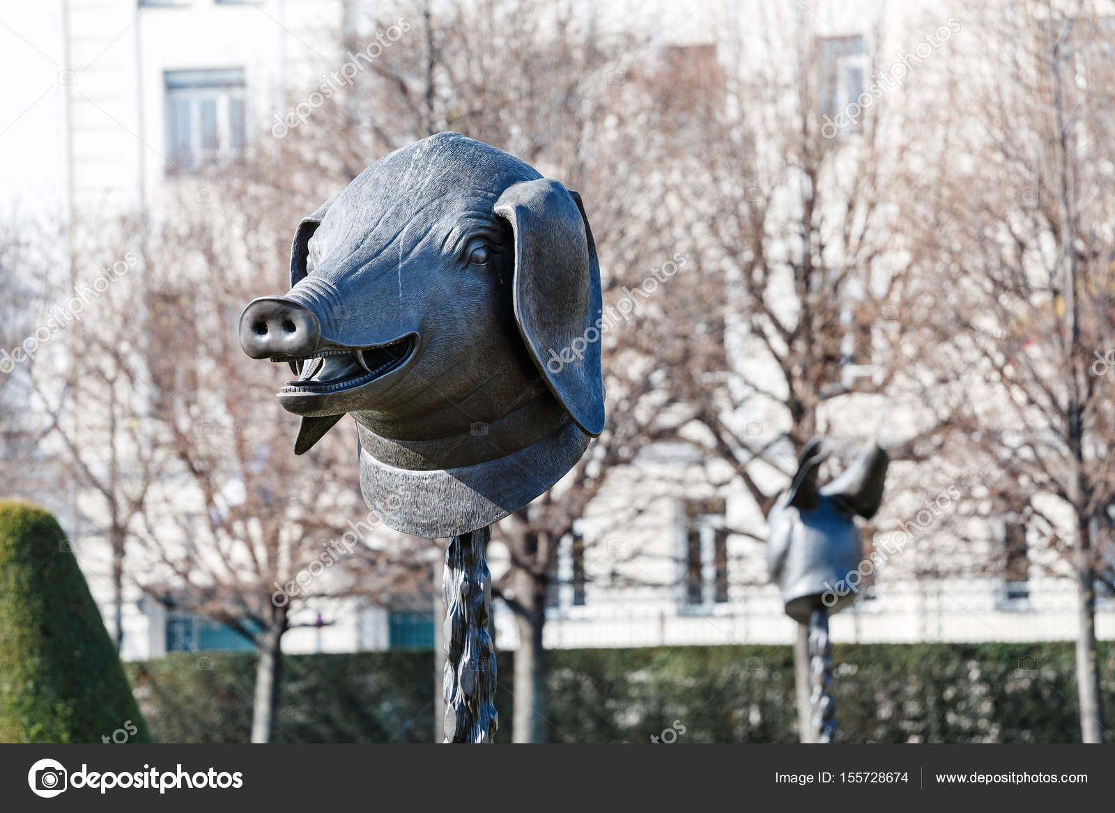 25 MARCH 2017, VIENNA, AUSTRIA: Heads of animal monkeys and a pig in ...