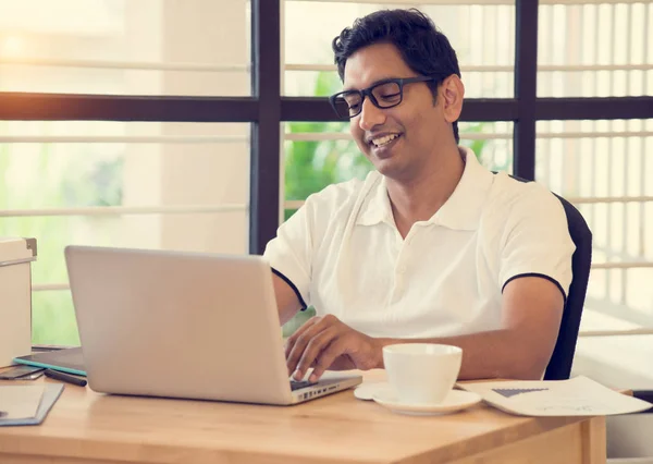 India computer Stock Photos, Royalty Free India computer Images ...