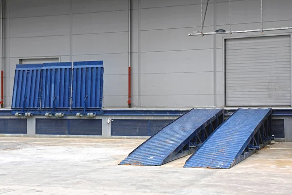 Rampa de embarque fotos de stock, imágenes de Rampa de embarque sin ...