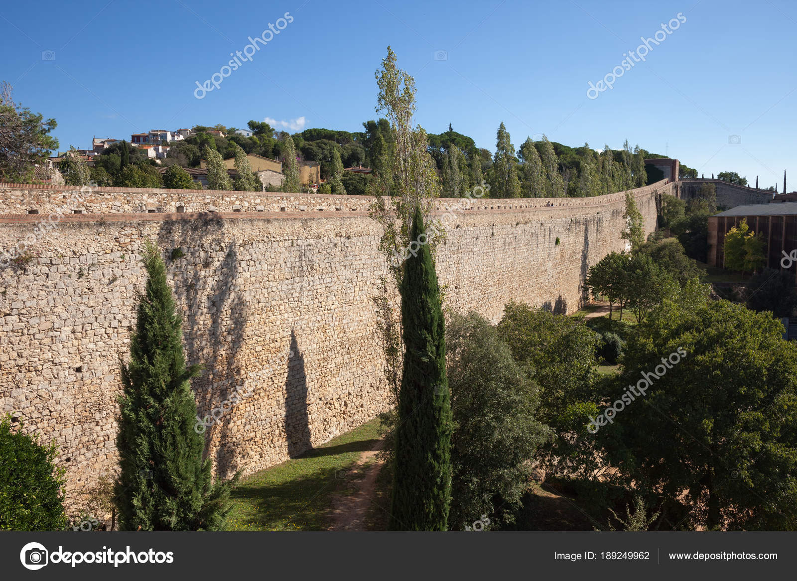 Passeig de la Muralla City Wall of Girona Stock Photo by ©rognar 189249962