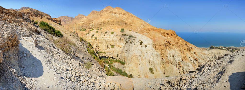Rocks Ein Gedi in Israel near Dead Sea — Stock Photo © Marinka #129455346