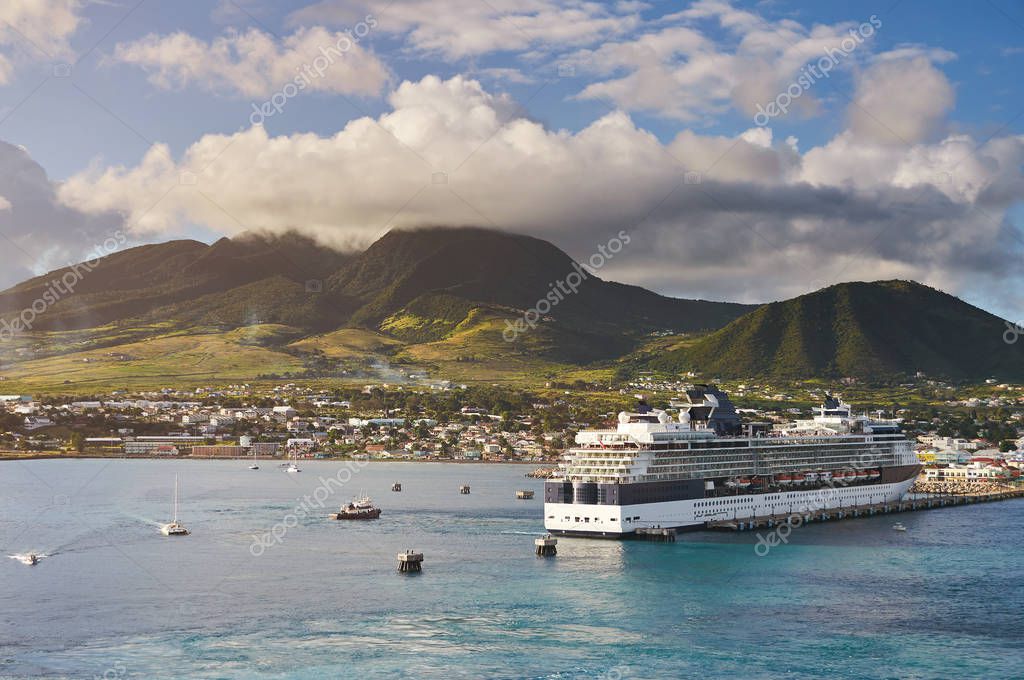 Puerto en la isla caribeña St Kitts 2022