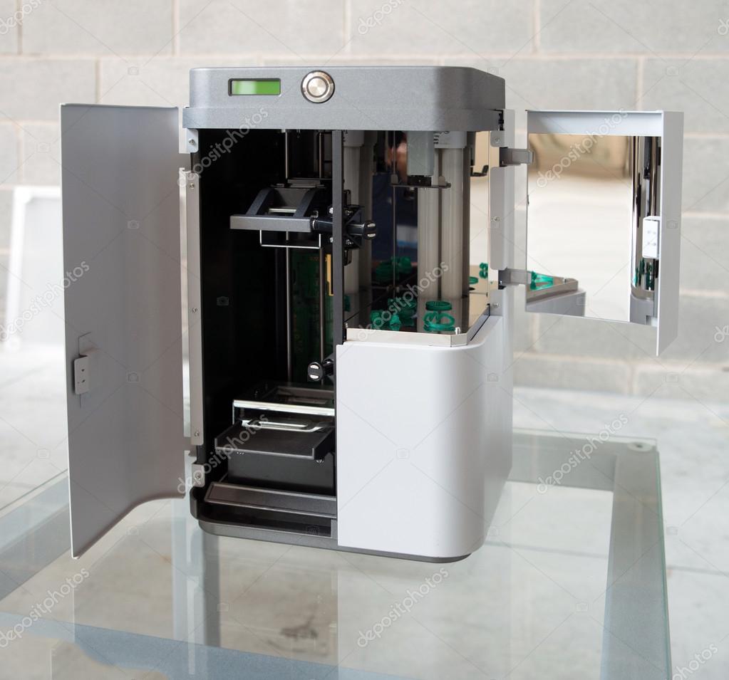3D Printer (SLA and DLP) Stock Photo by ©moreno.soppelsa 125671168
