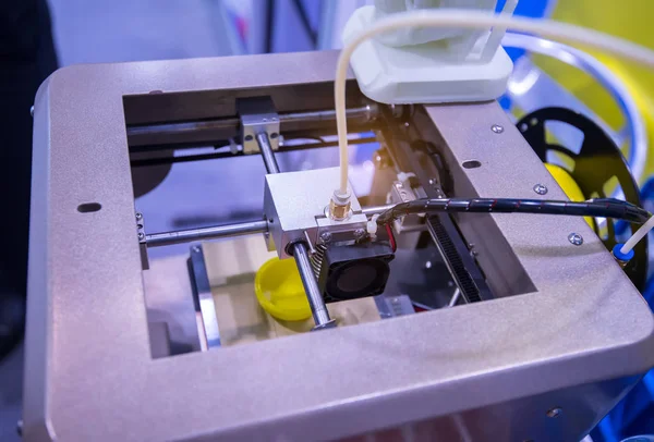 3d printing machine Stock Photos, Royalty Free 3d printing machine ...