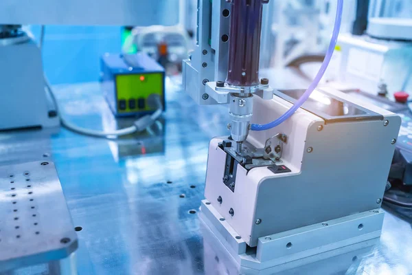 Automation feeder Stock Photos, Royalty Free Automation feeder Images ...