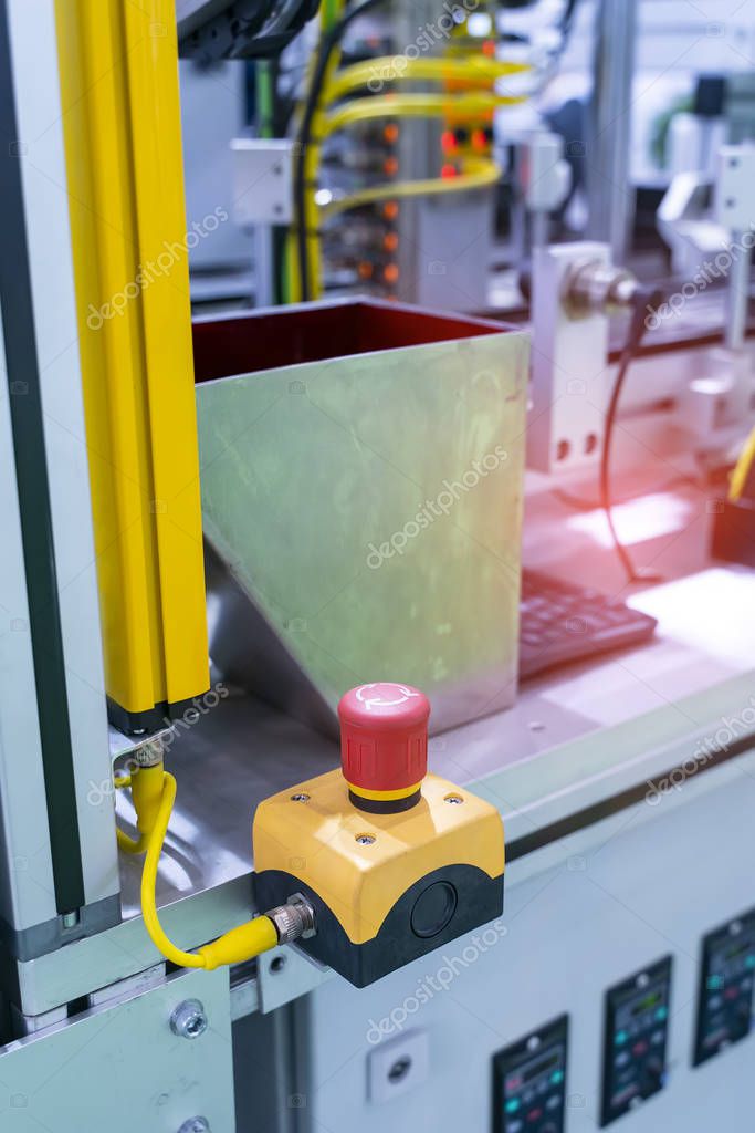 botón para controlar robot automático en ai factoty 2024