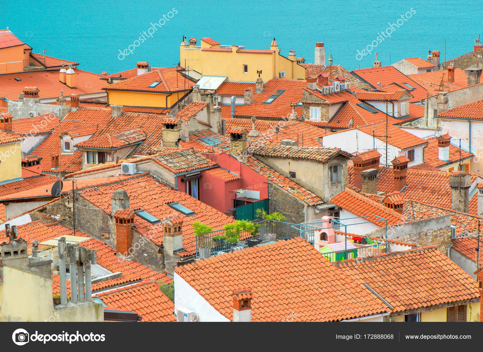 Piran rooftops in summer – Stock Editorial Photo © stevanovicigor #172888068