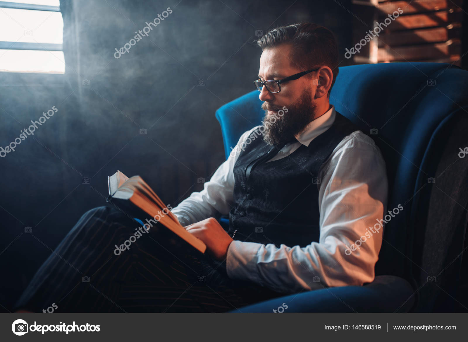 Man reading book — Stock Photo © Nomadsoul1 #146588519