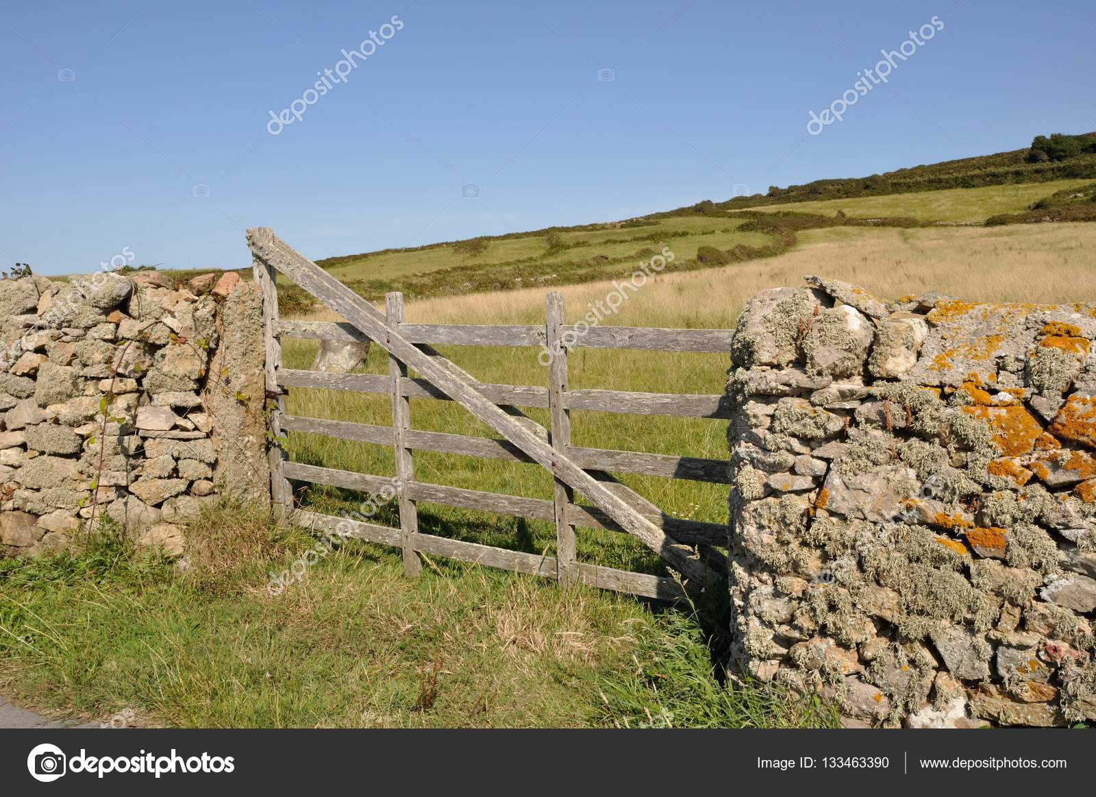 Path along coast in Cotentin, in Normandy — Stock Photo © BZH2224 ...