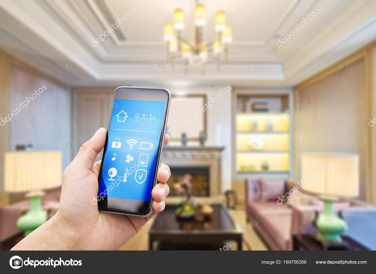 Telefone celular em casa inteligente fotos, imagens de © zhudifeng ...