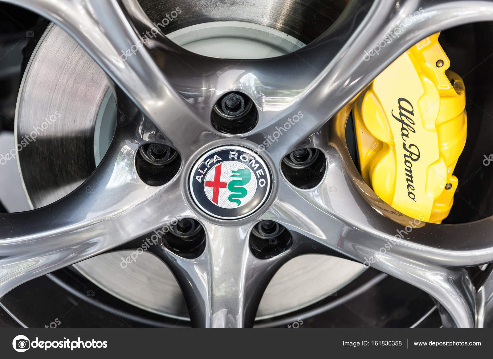 Close up of an Alfa Romeo wheel and brake system – Stock Editorial ...