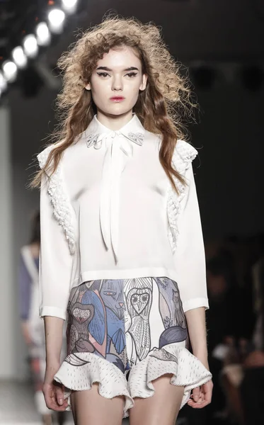 Noon by Noor runway show — Stock Editorial Photo © SamAronov #129291944