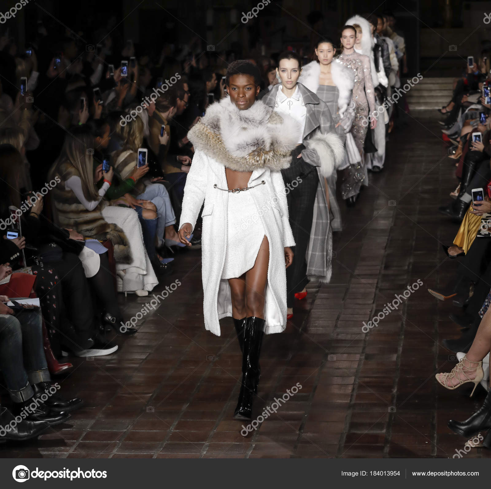 Models walk runway – Stock Editorial Photo © SamAronov #184013954