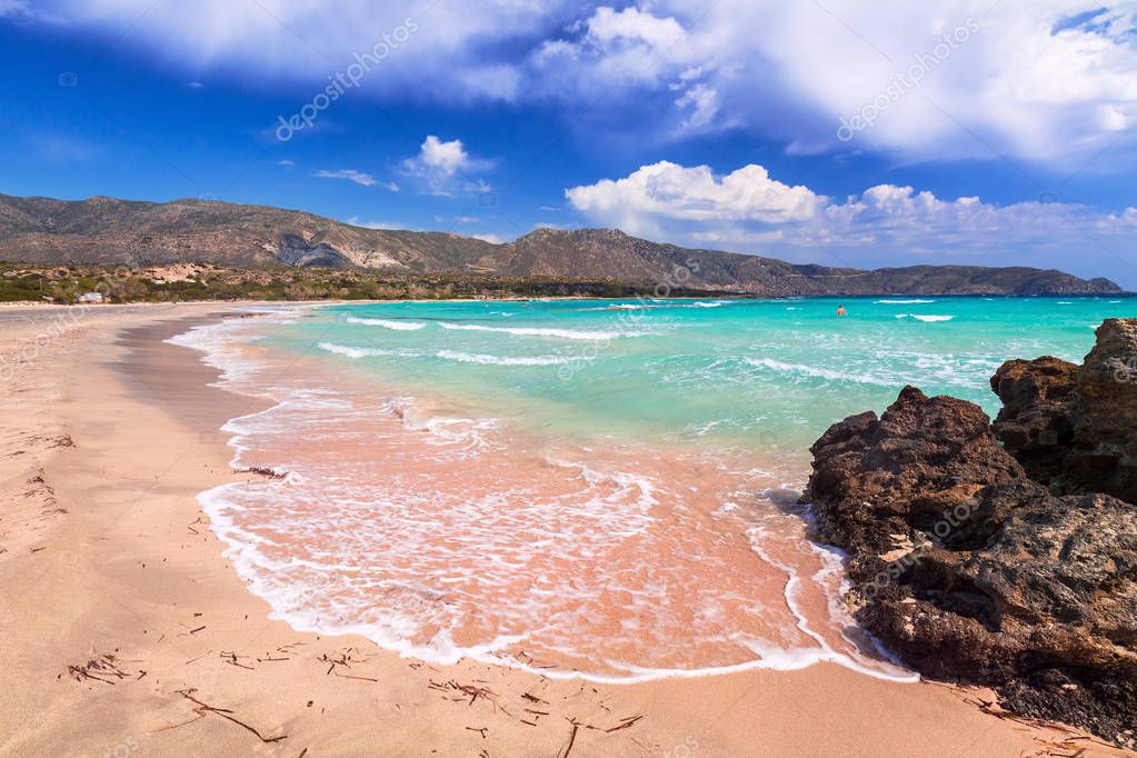 Playa de Elafonissi con arena rosa en Creta 2024