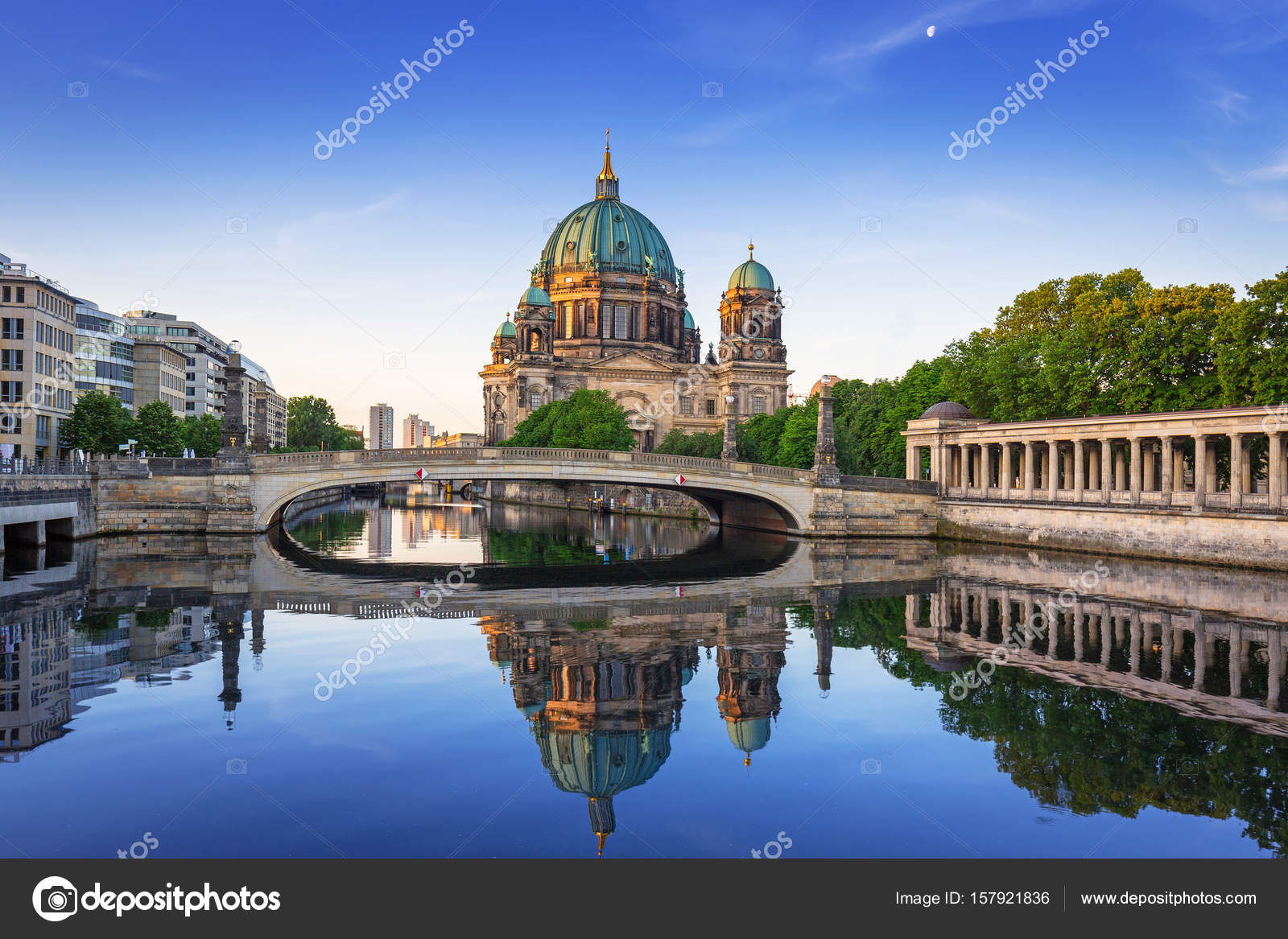 Berlin Cathedral (Berliner Dom) reflected in Spree River at dawn Stock ... Berlin Cathedral (Berliner Dom) reflected in Spree River at dawn Stock ...