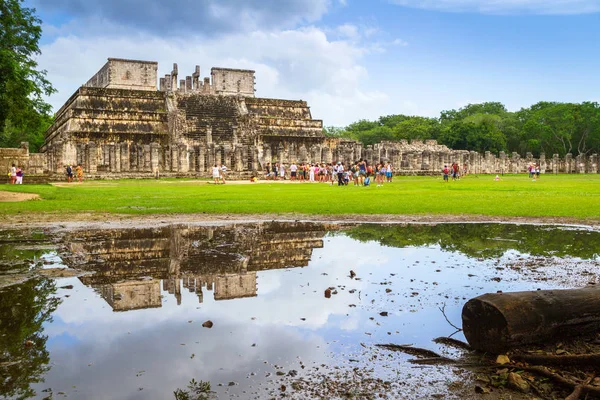 Imágenes de Columnas aztecas, fotos de Columnas aztecas sin royalties ...