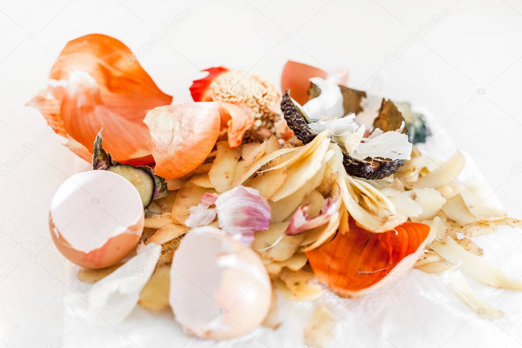 Residuos orgánicos de comida casera listos para compost. Concepto ...