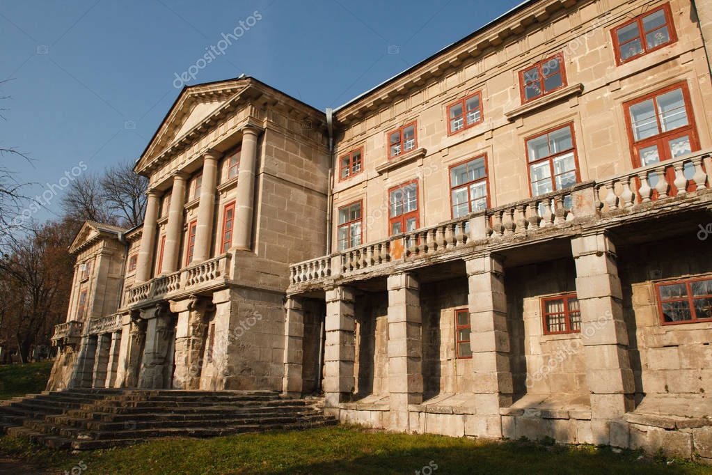El edificio del antiguo palacio ducal 2022 El edificio del antiguo palacio ducal 2022