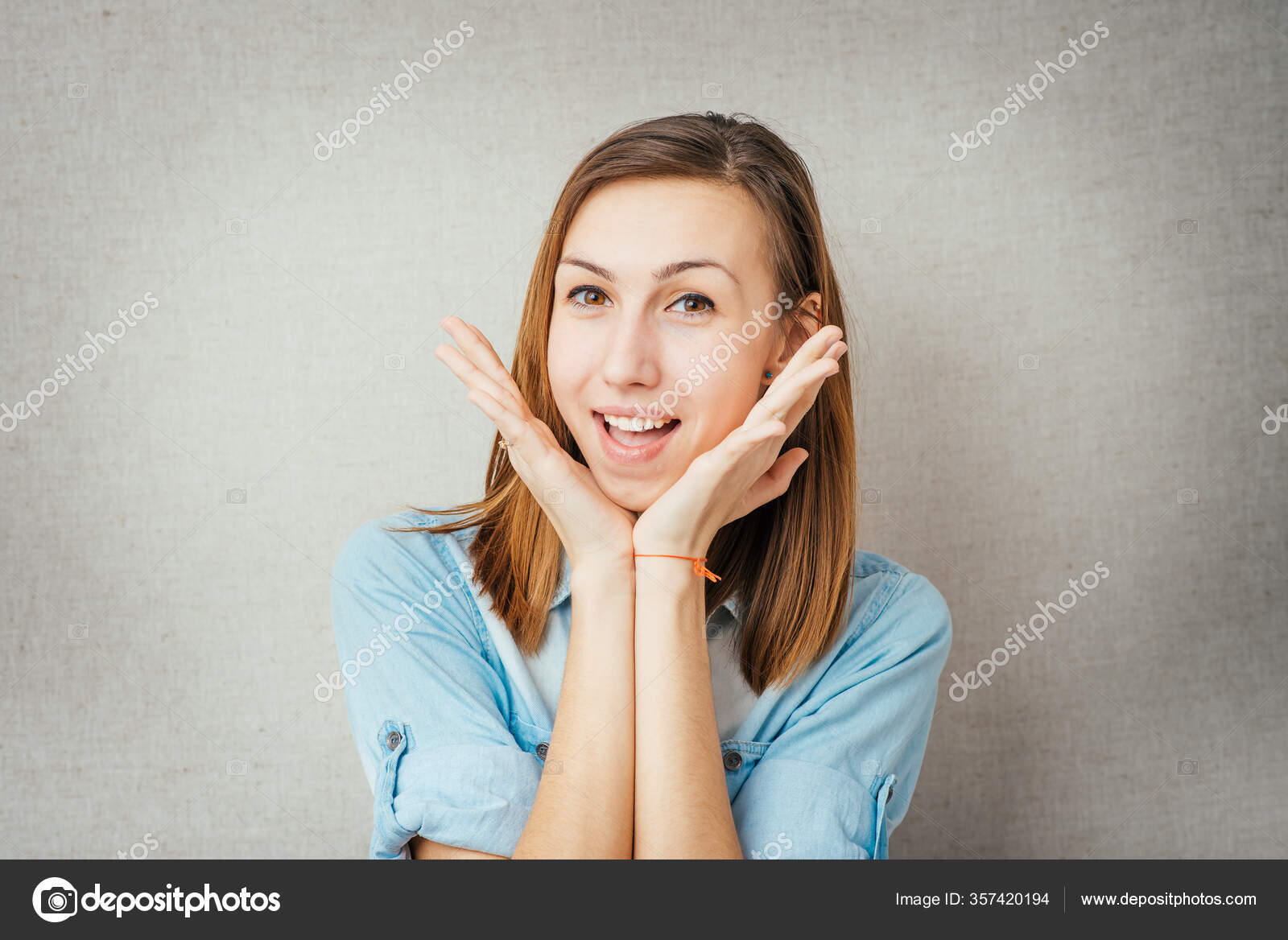 Girl Admiration Photo Studio Background — Stock Photo © file404 #357420194