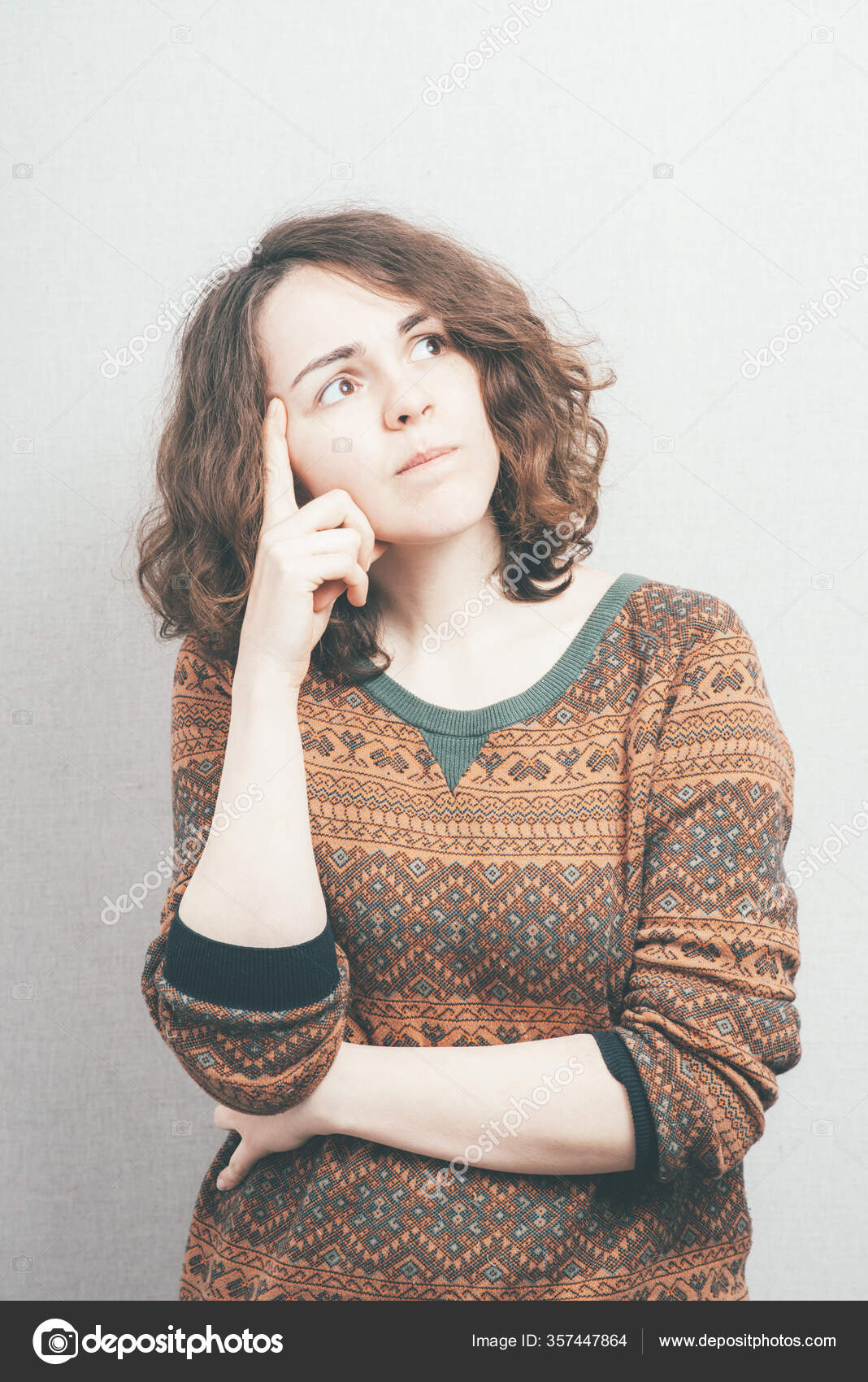 Girl Thinking Studio Background — Stock Photo © file404 #357447864