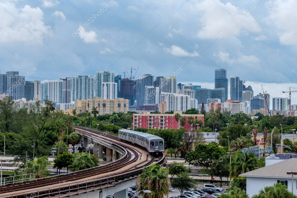 Metrorail in Miami Florida – Stock Editorial Photo © rudyumans #143427179