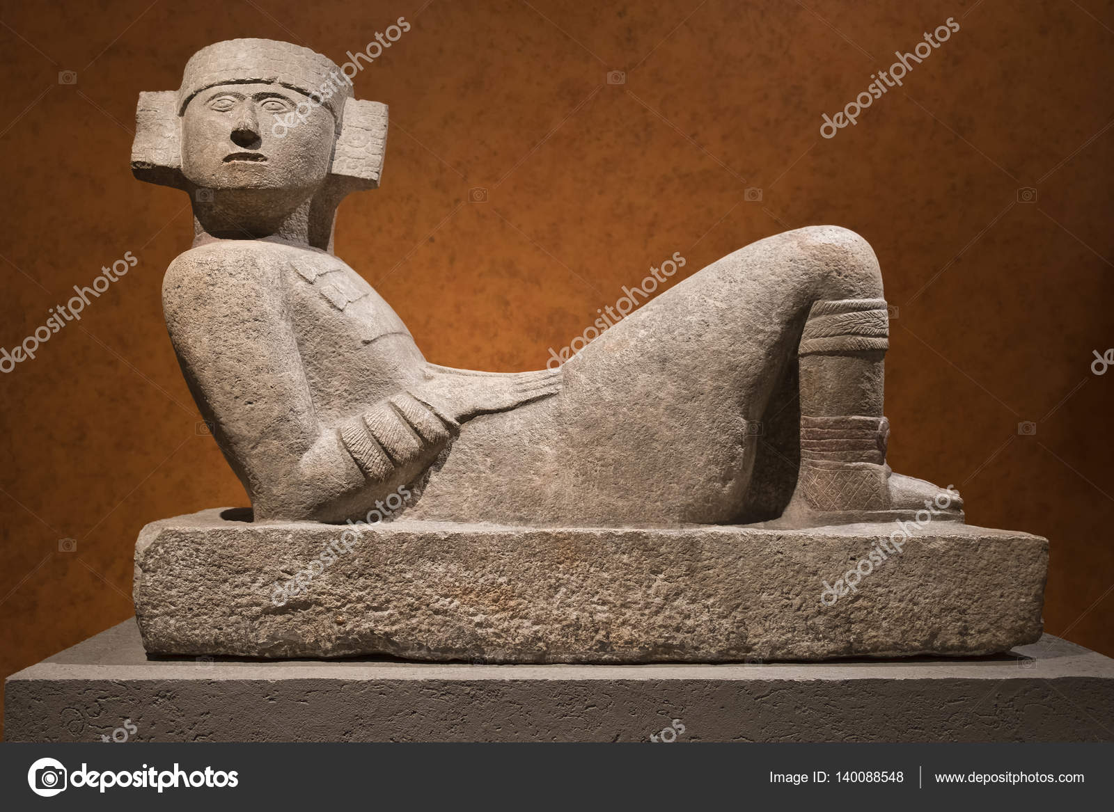 Pre-Columbian mesoamerican stone statue known as Chac-Mool — Stock ...