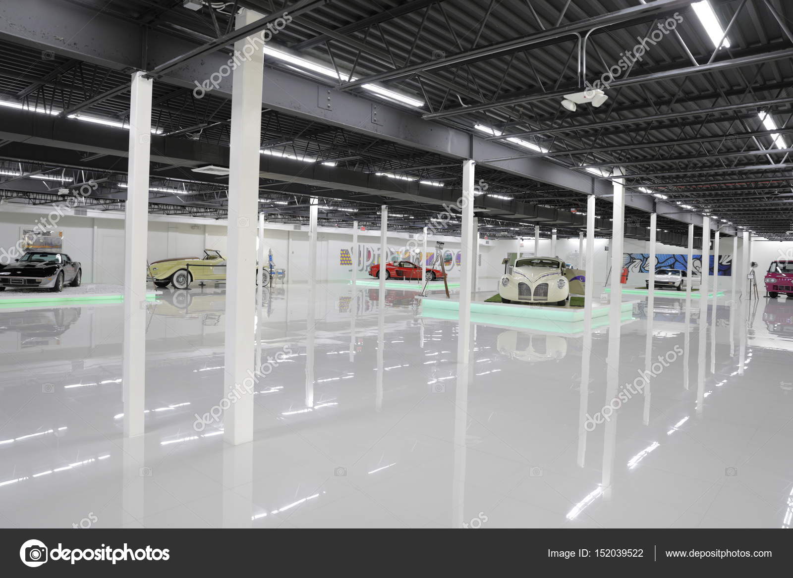 Miami Auto Museum at the Dezer Collection — Stock Editorial Photo ...