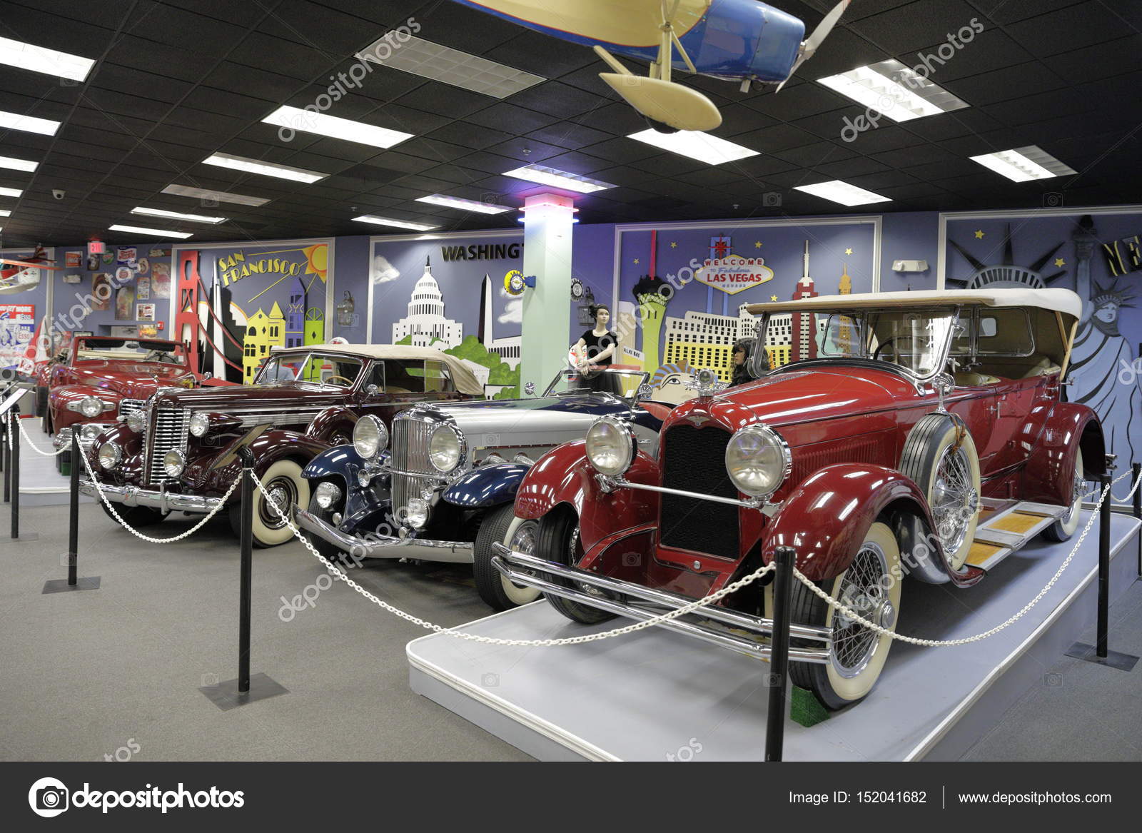 Miami Auto Museum at the Dezer Collection — Stock Editorial Photo ...
