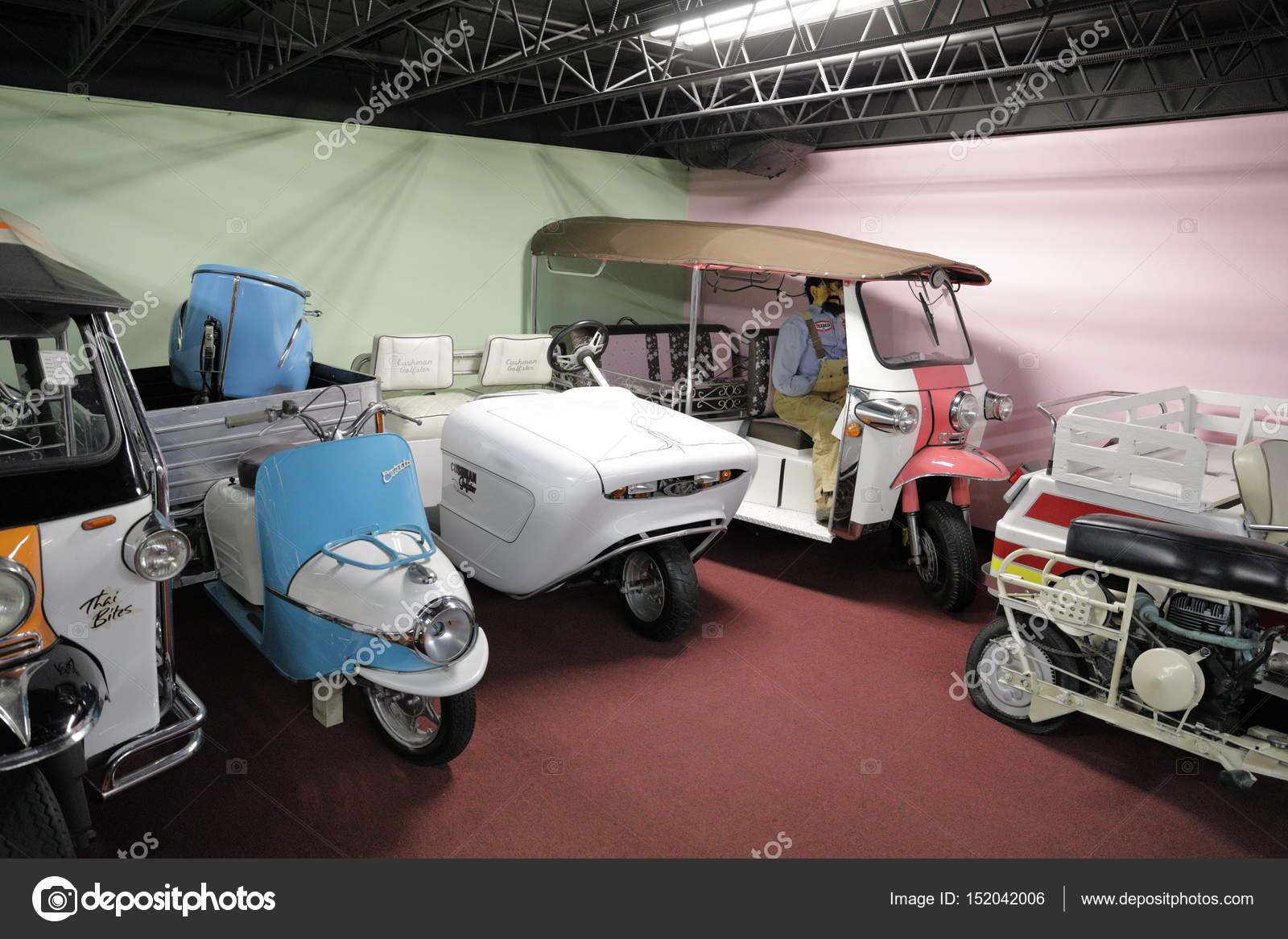 Miami Auto Museum at the Dezer Collection — Stock Editorial Photo ...