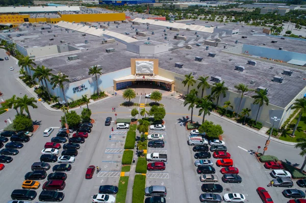 Dolphin Mall Food Court