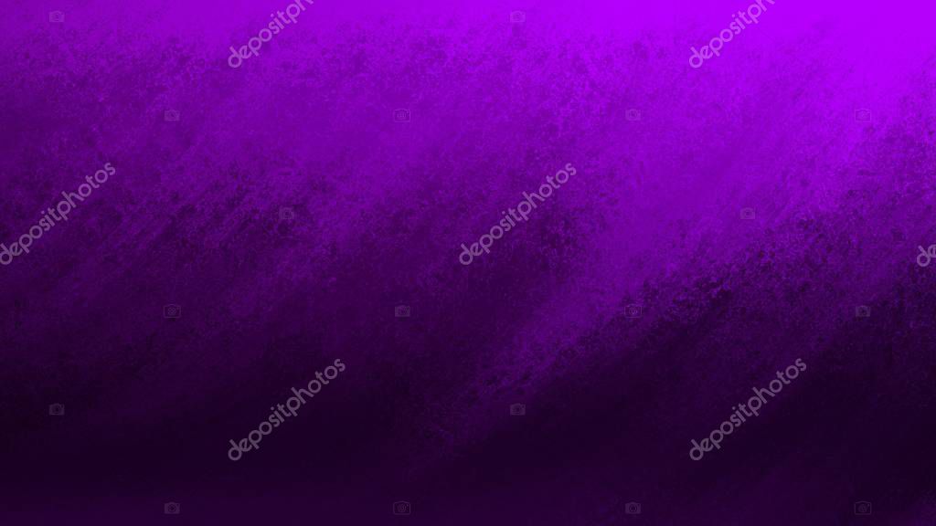 rayas púrpuras brillantes de pintura sobre fondo negro en diseño de ...