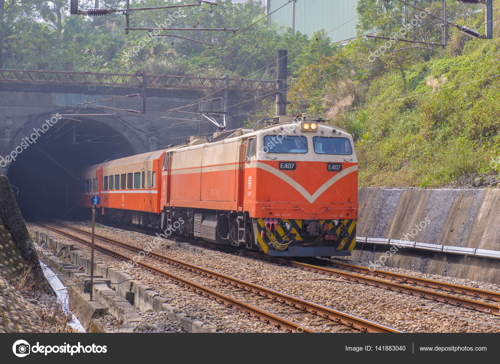 A train drives thru a tunnel – Stock Editorial Photo © richie0703 ...