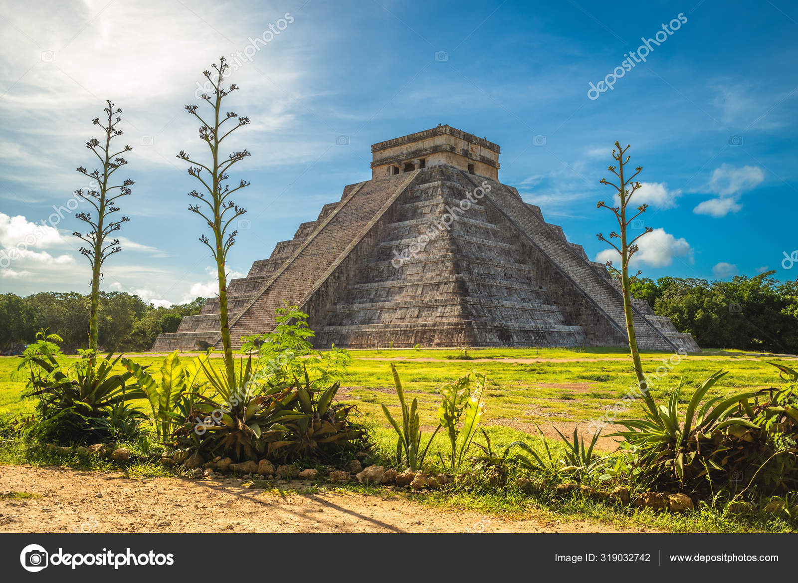 Castillo Temple Kukulcan Chichen Itza Mexico Stock Photo by ©richie0703 ...