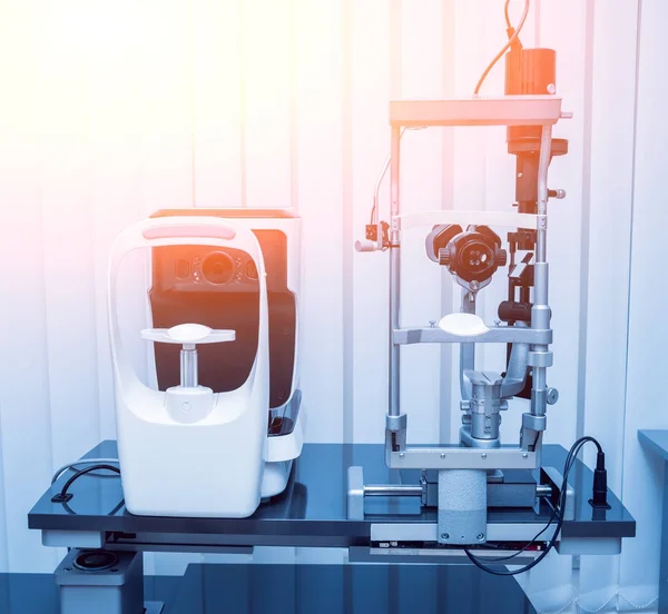 Refractometría. Queratometría. Prueba de refracción. Equipos de ...