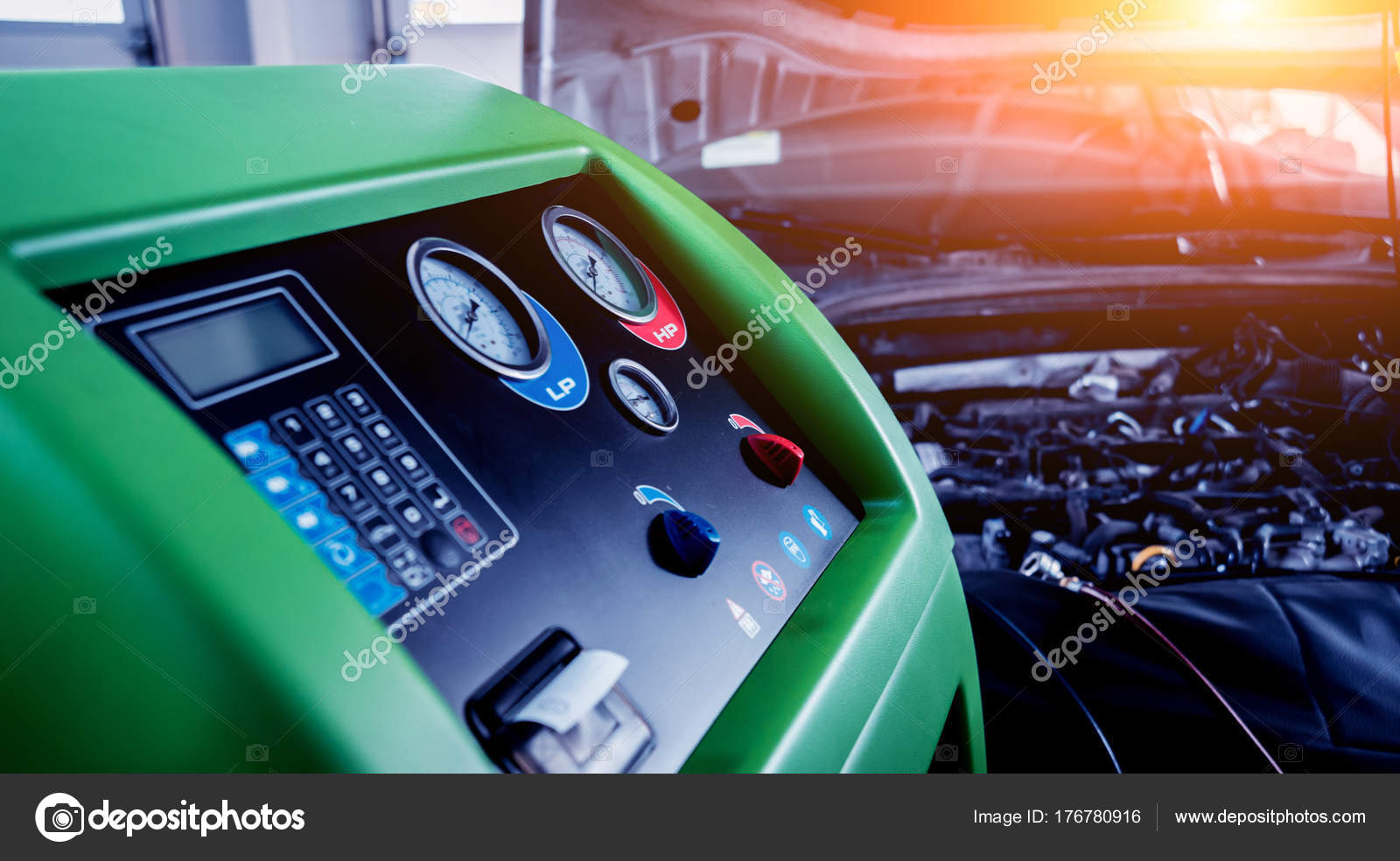 Servicing Car Air Conditioner Service Station Car Repair — Stock Photo ...