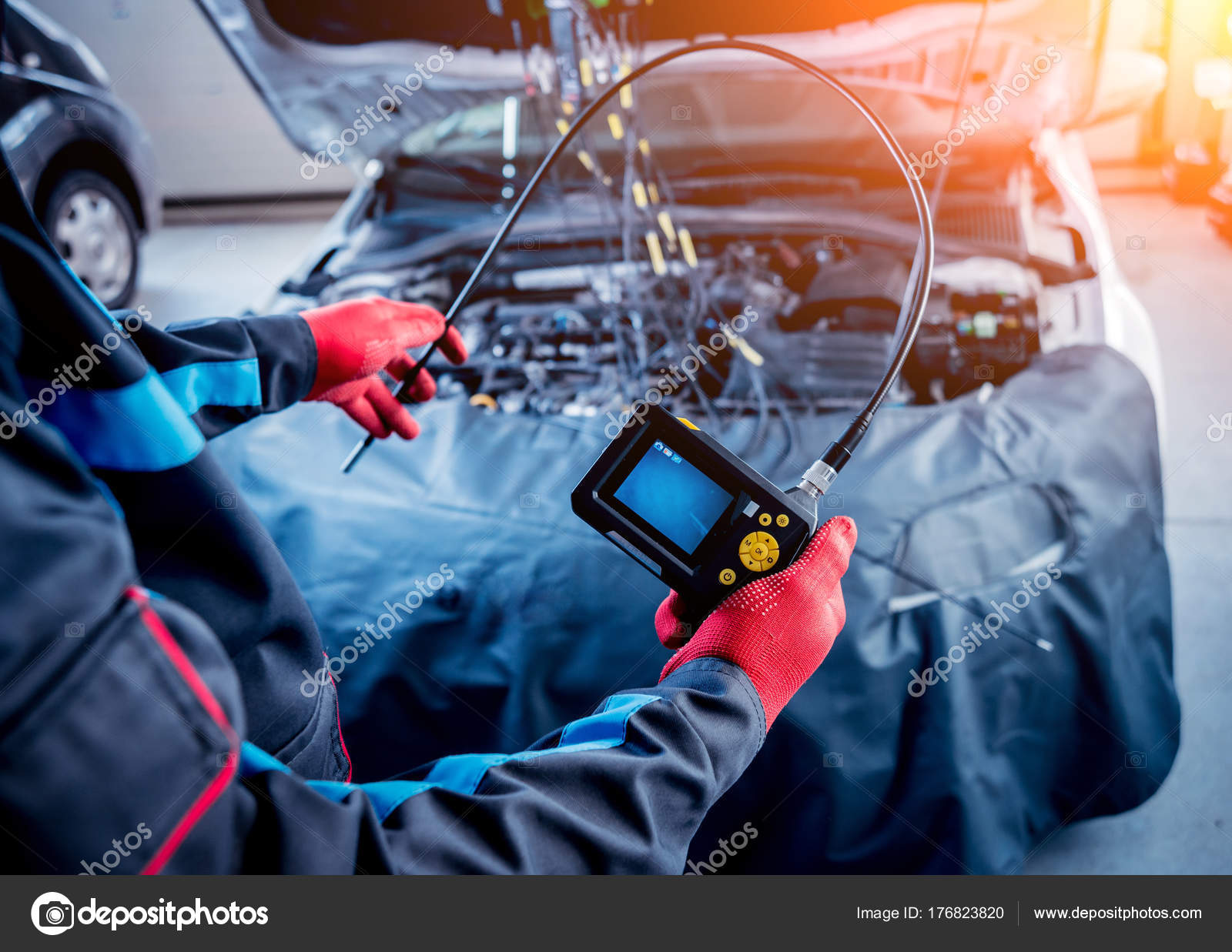 Video Investigate Engine Diagnostics Car Repair Service Station — Stock ...