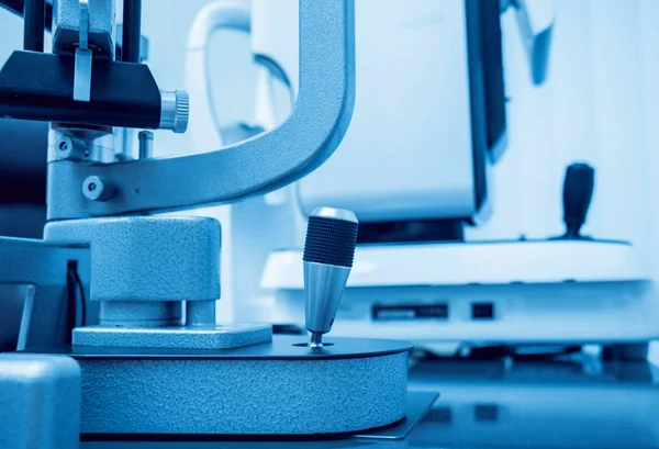 Refractometría. Queratometría. Prueba de refracción. Equipos de ...