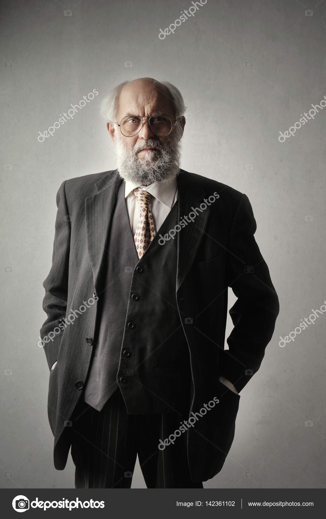 Old man in suit Stock Photo by ©olly18 142361102
