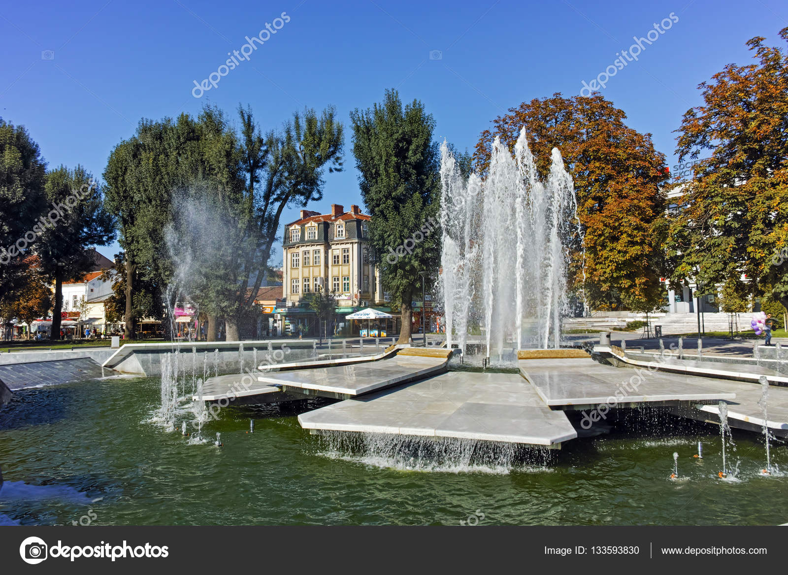 Fountain and rainbow in the center of City of Pleven — Stock Editorial ...